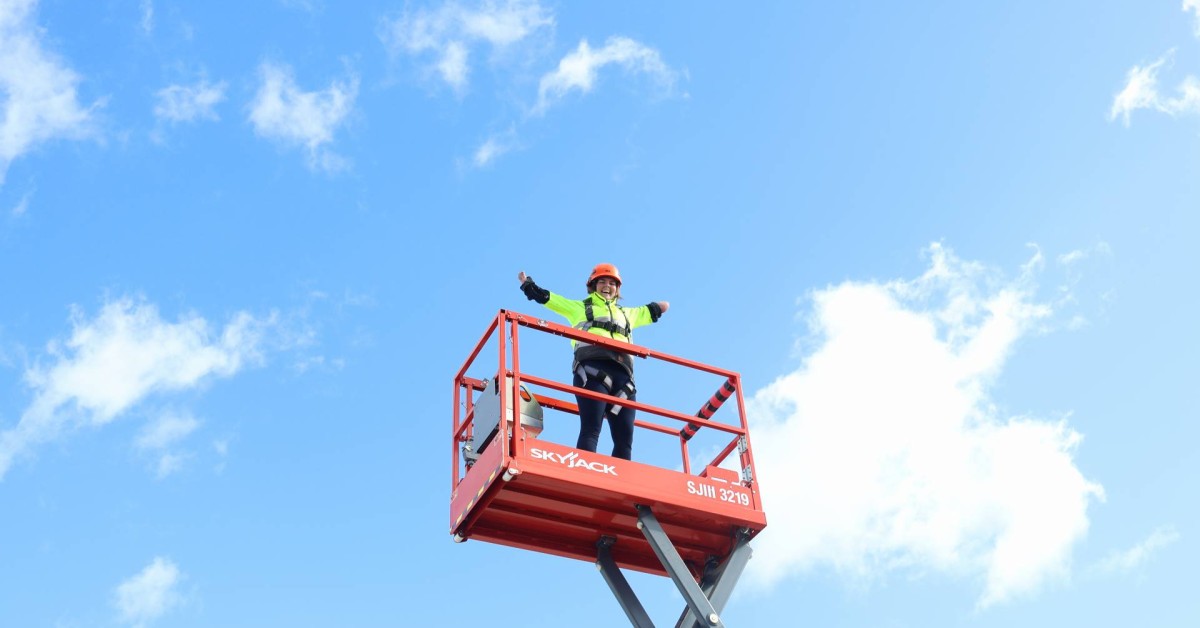 Paralympian Nikita Howarth Takes on MEWP Training with Determination